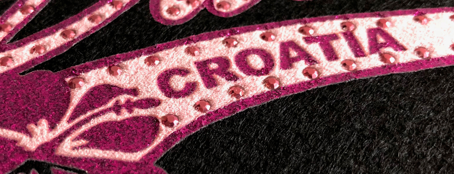Thermoadhesive patch in glitter fabric on the edge, sewn with ...